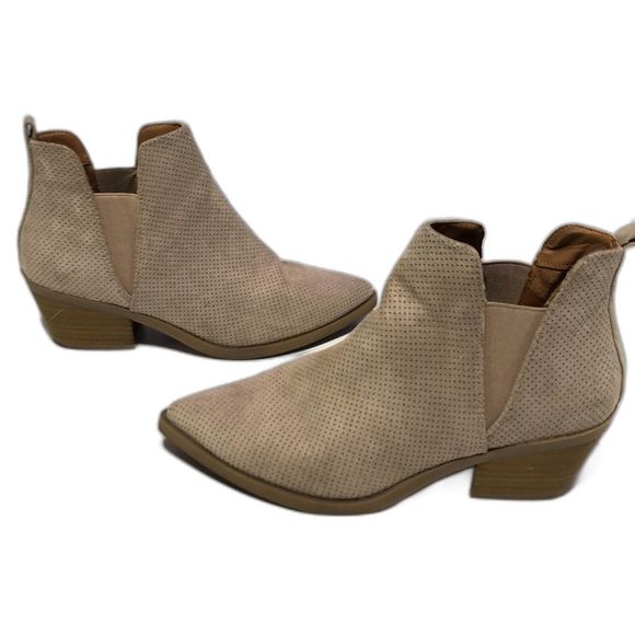 Universal Thread | Shoes | Universal Threads Womens 65 Pointed Brown ...
